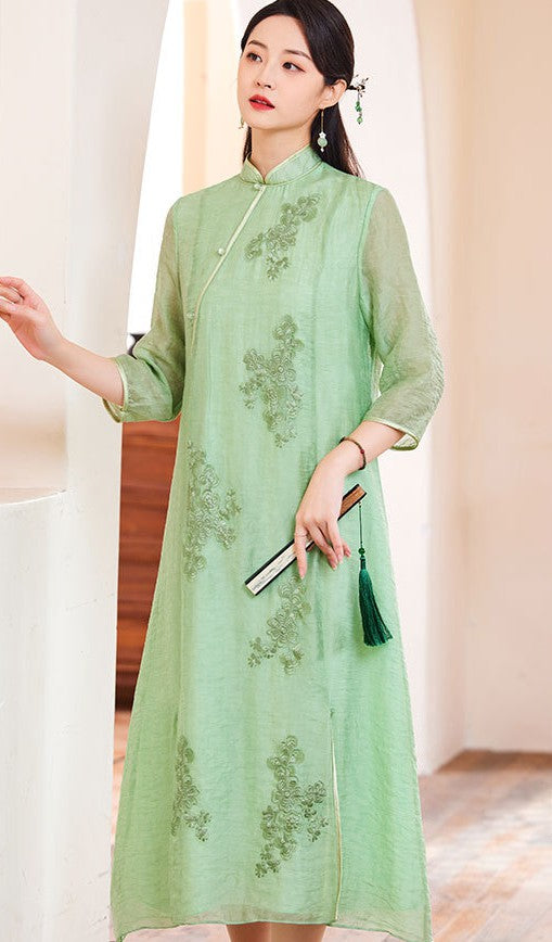 Plus Size Chinese Retro Long Embroidered Dress with Loose Fit and Stan ...