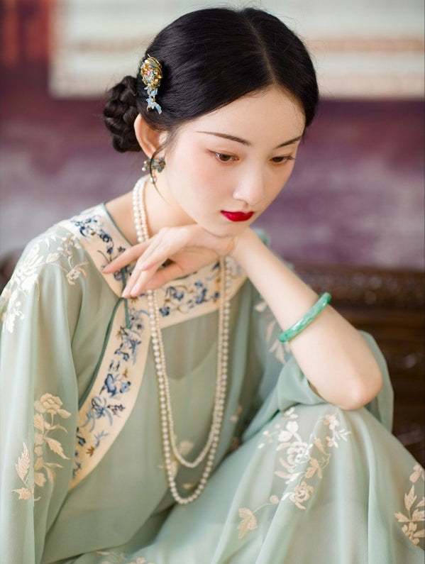 Floral Embroidery Loose Cheongsam Dress with Round Neck and Trumpet Sl ...