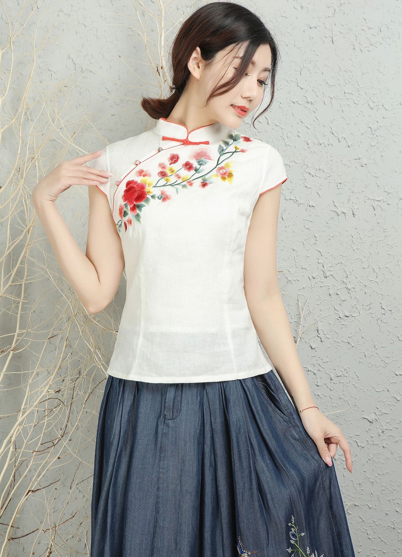 Mandarin Collar Floral Embroidery Cheongsam Top Traditional Chinese Bl ...