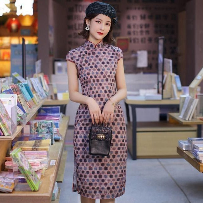 Traditional Cheongsam with Polka Dots Pattern for Chic & Intellectual ...